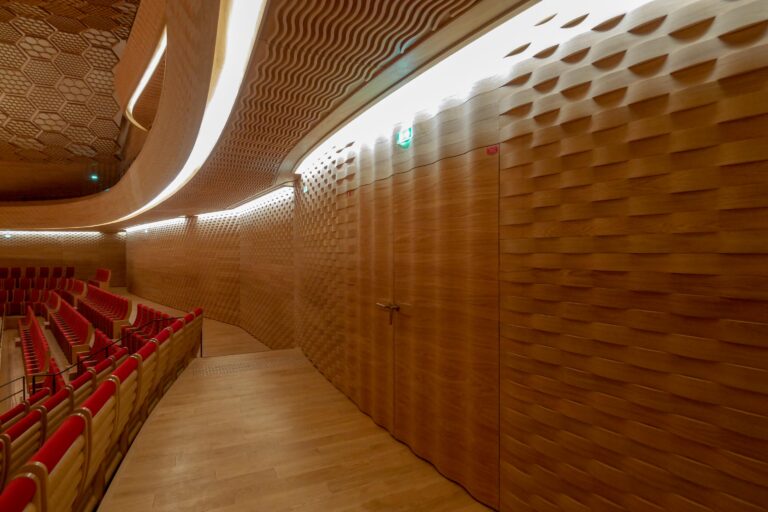 Convex walls and varied surface textures | Nagata Acoustics